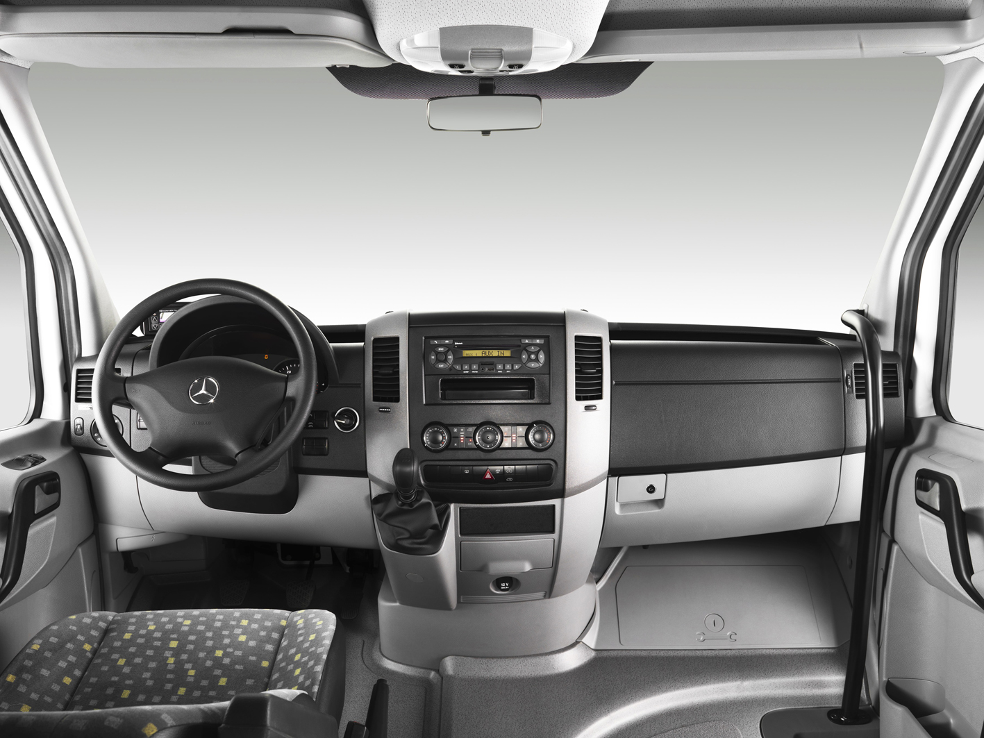 Revista EL REMOLQUE: MERCEDES-BENZ Argentina Renueva su SPRINTER