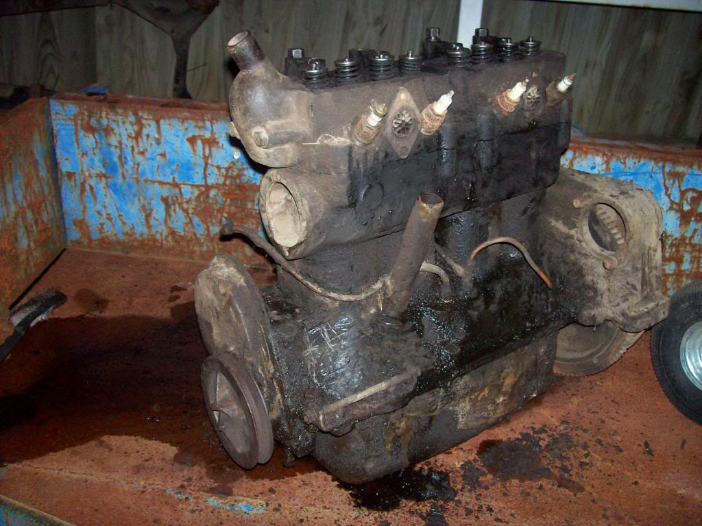 My 1928 Chevrolet: 1927 Chev Engine Pull Down (oh that rust)