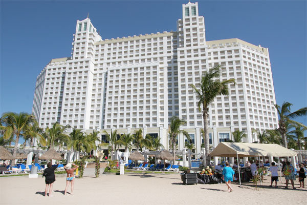 HOTEL RIU MAZATLAN EMERALD BAY | Tavo Tours Andalon