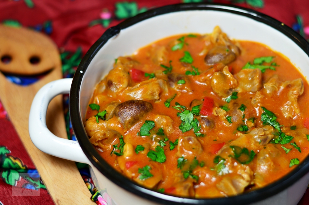 Tocanita de pipote si inimi de pui - CAIETUL CU RETETE