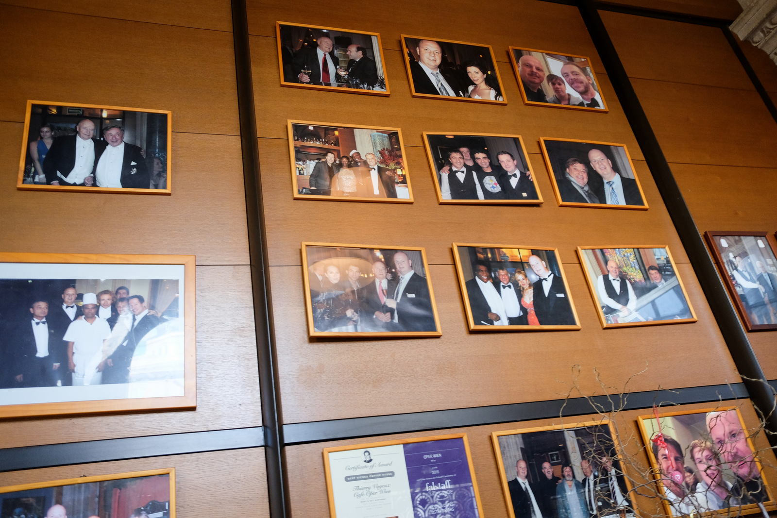 The flagship coffee house of the Vienna State Opera is an elegant venue ...