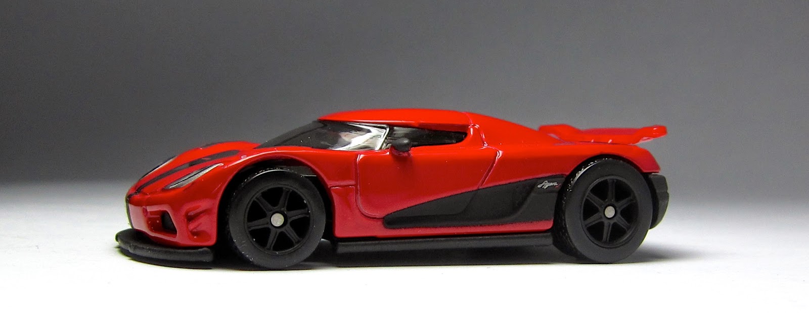 Car Lamley Group: First Look: Hot Wheels Retro Entertainment Koenigsegg ...