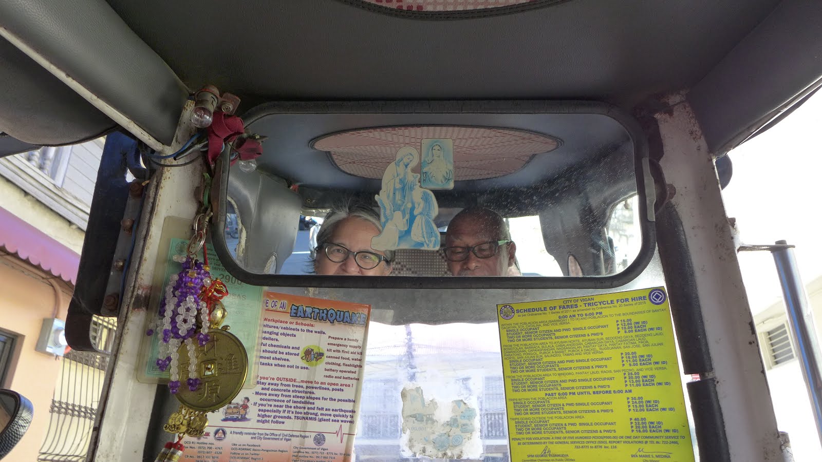 Pork in the Road: Rowilda's Handloom Weaving -- keeping the colourful ...