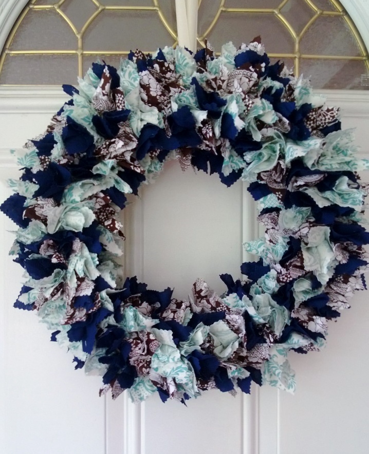 Life With Tiny Turners: DIY Fabric Wreath