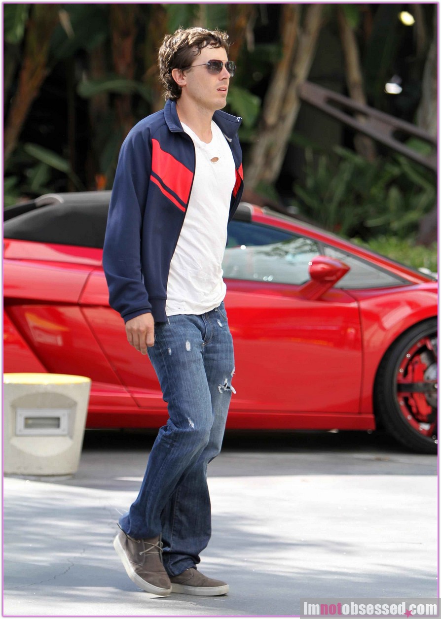 entertainment club: Casey Affleck Profile And Pictures-Images 2012