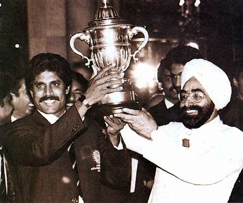 The Indian team which won the 1983 Cricket World Cup - Old Indian Photos