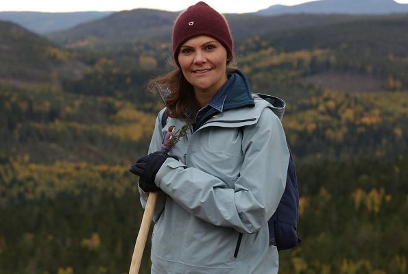 Crown Princess Victoria's hiking in Ångermanland