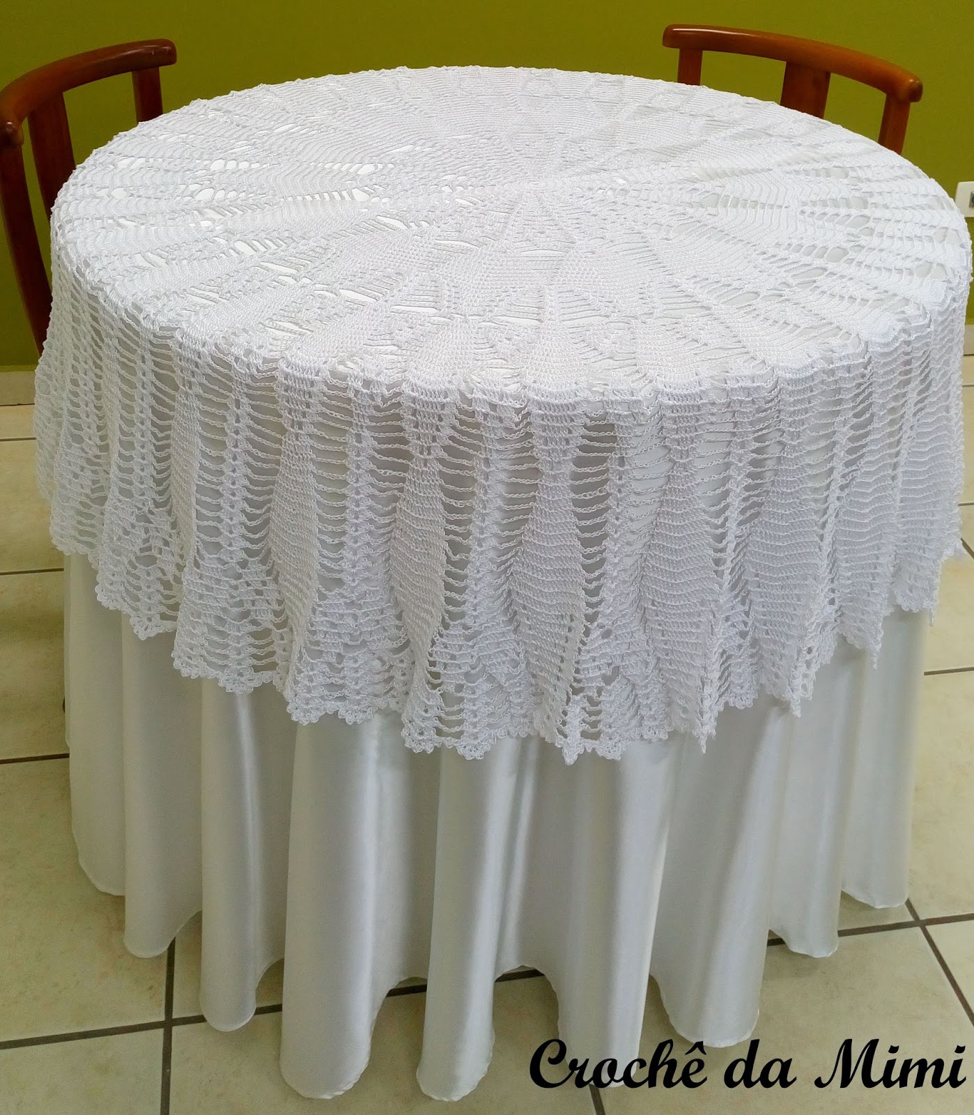 Toalha redonda de crochê com gráfico ~ "Crochê da Mimi"