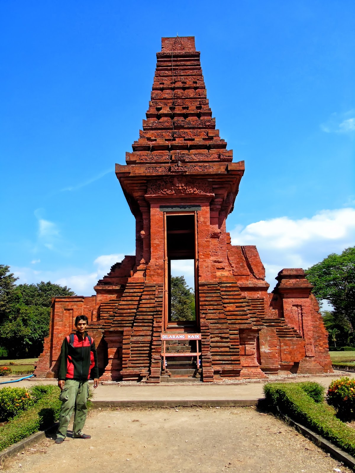 My Trip: Candi Bajang Ratu - Trowulan - Mojokerto