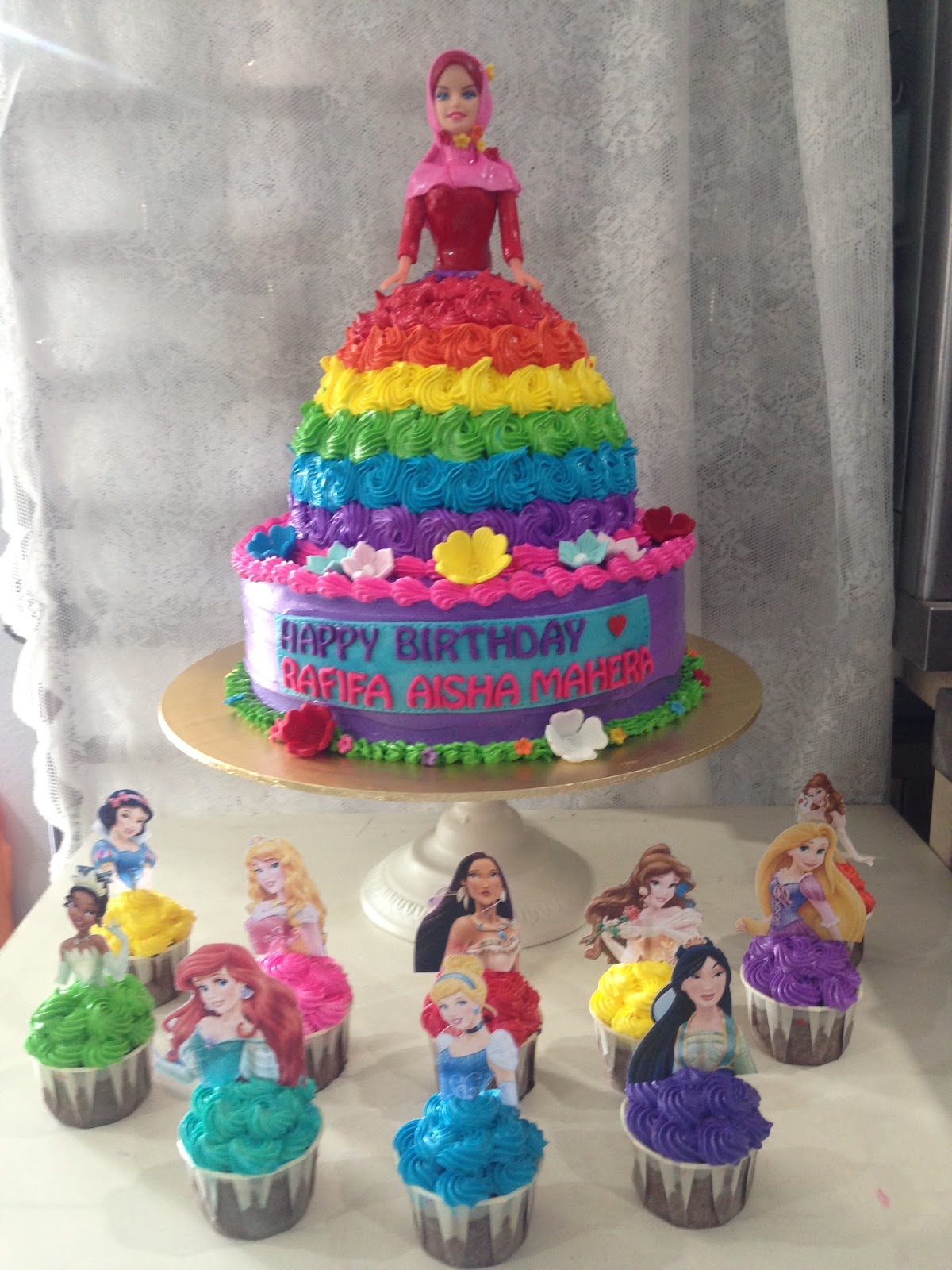 ninie cakes house: Muslimah Princess Cake, Princess Cupcakes Rainbow Design