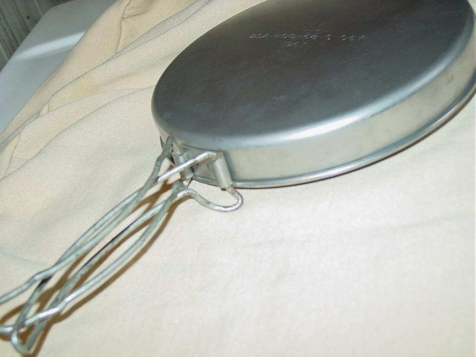 Webbingbabel: Military Mountain Cook Frying Pan 1967