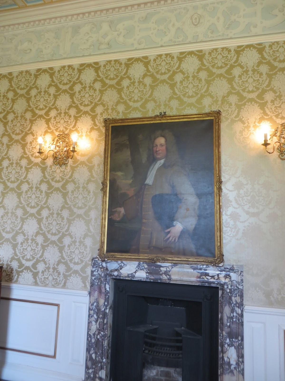 London buses one bus at a time: the return: Boston Manor House