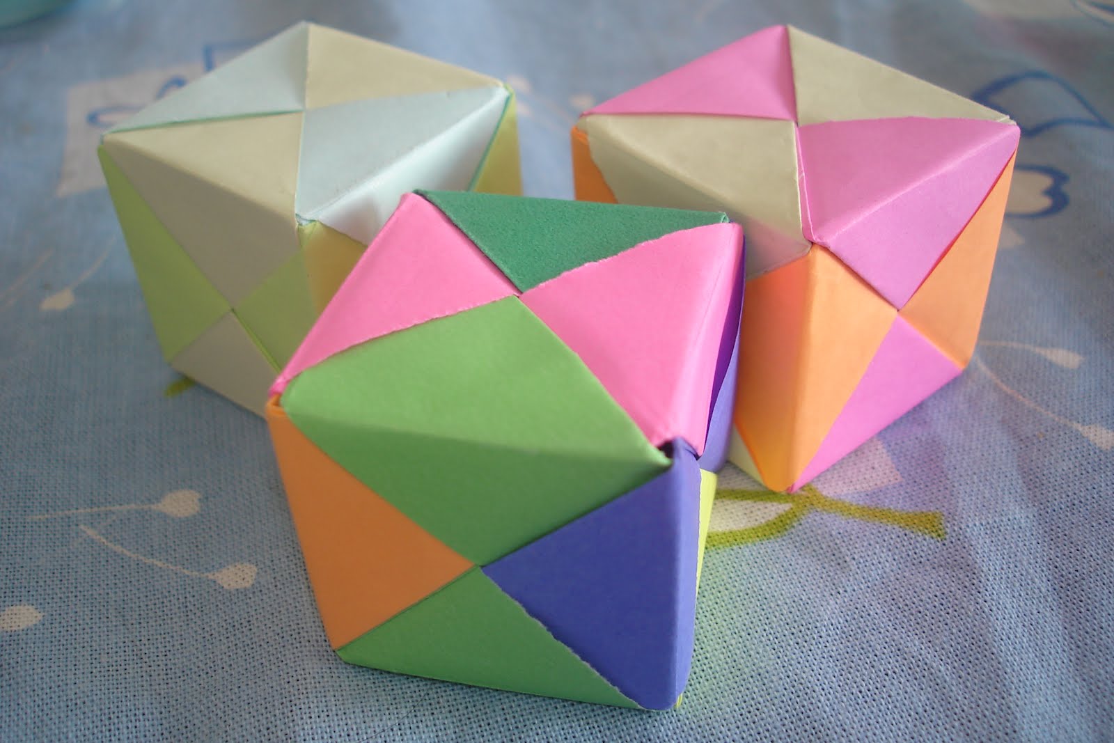 Cubo de Origami - Alinne's World