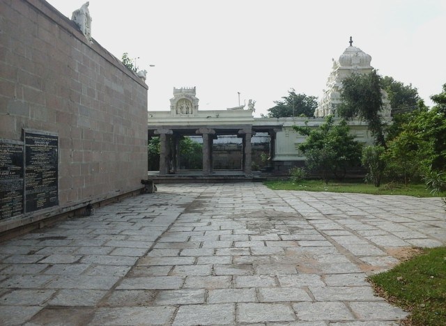 Tamilnadu Tourism: Jalanatheeswarar Temple, Thakkolam, Vellore