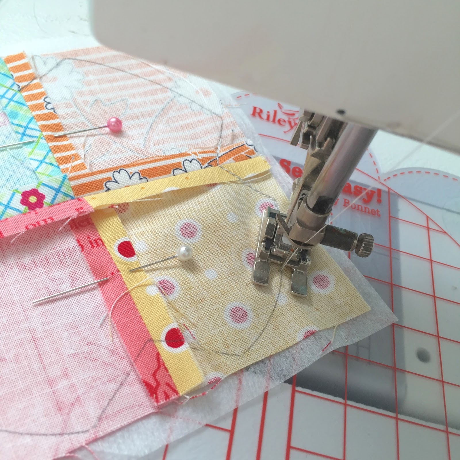 NEW!!! - Tutorial on Making Patchwork Flowers and Leaves with the Sew ...