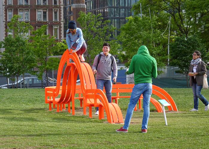 mcbrooklyn: Brooklyn Bridge Park's 'Modified Social Benches' Are Fun to ...