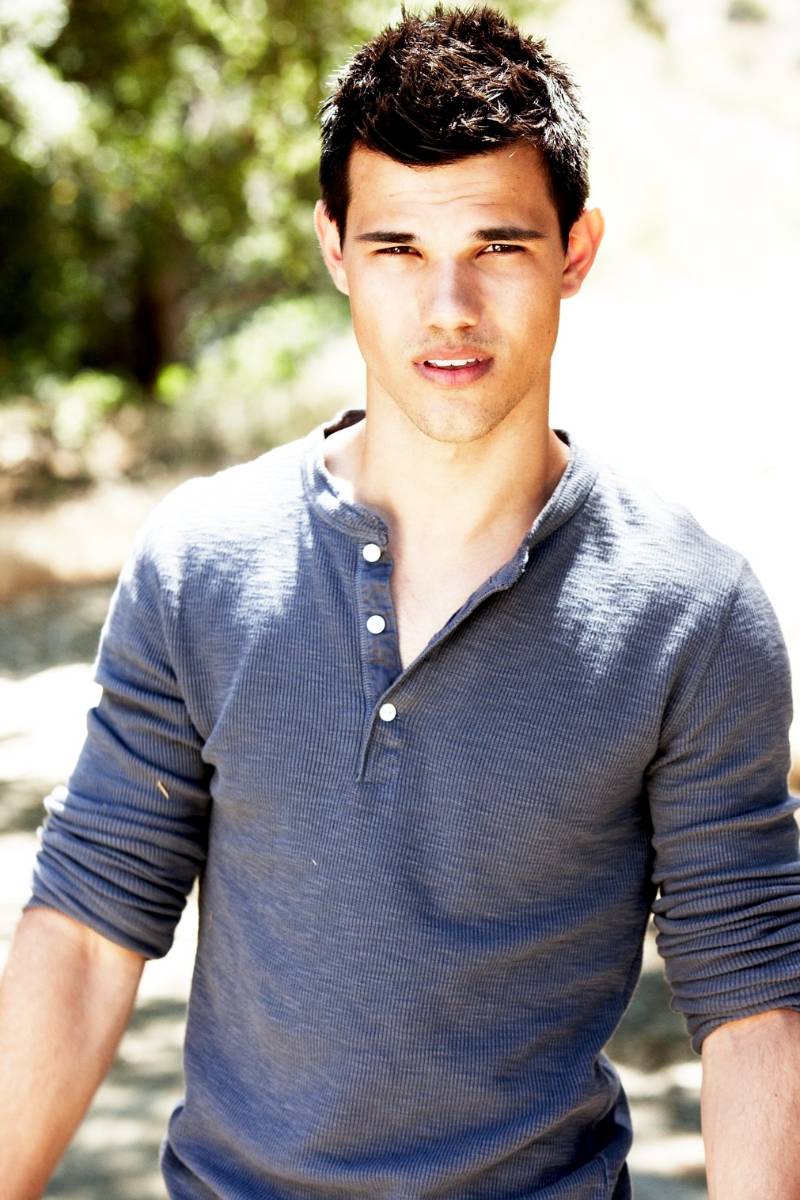 OFFICIAL TAYLOR LAUTNER FAN PAGE: New Photo's Taylor photo shoot for ...
