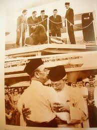 TUN ABDUL RAZAK ,'BAPA PEMBANGUNAN' | Sasteraku Duniaku