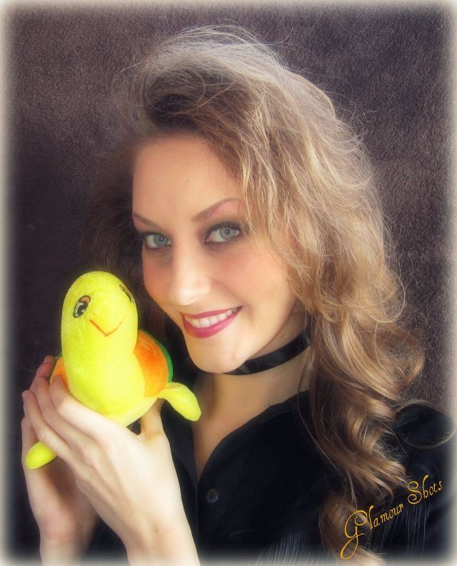 When Glamour Shots Gone Wrong: 35 Hilarious Studio Portrait Photos From ...