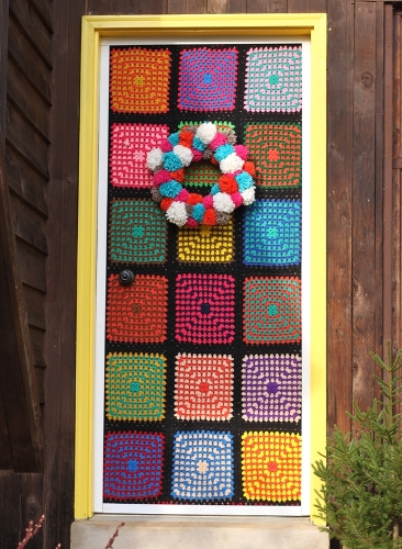 Desain Grafiti Hiasan Pintu Rumah Minimalis - Desain Grafiti