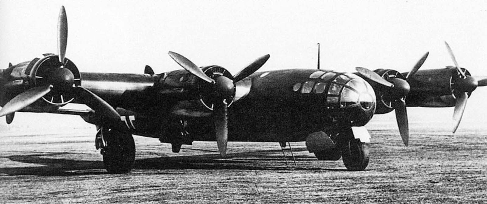 Airplanes in the skies + FAF history: Messerschmitt Me 264