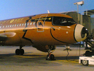 funny airplane. ~ Funny Picture