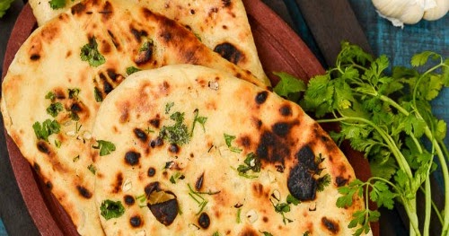 Spicy Treats: Tawa Naan Recipe | No Yeast Stove Top Garlic Naan Recipe ...