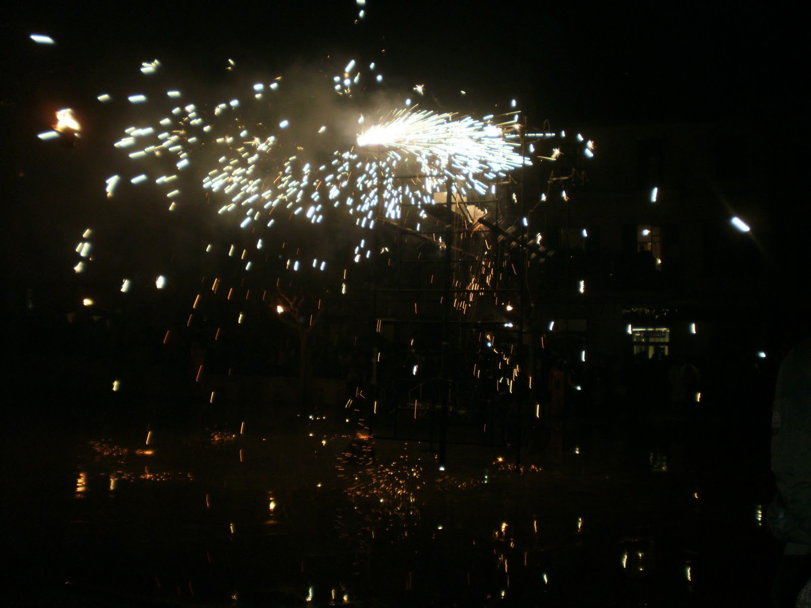 Trapeando: hilos y trapos: TRAJE DE PAYESA Y "REVETLLA DE SANT ANTONI"