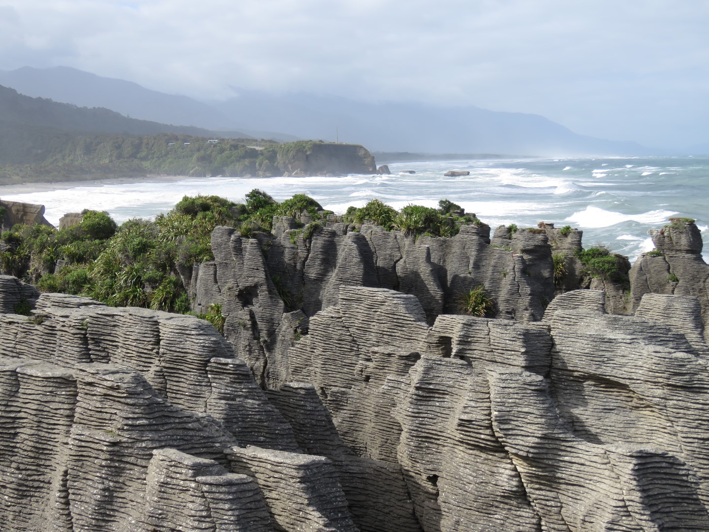 MV Gjoa: Punakaiki (Pancake Rocks)