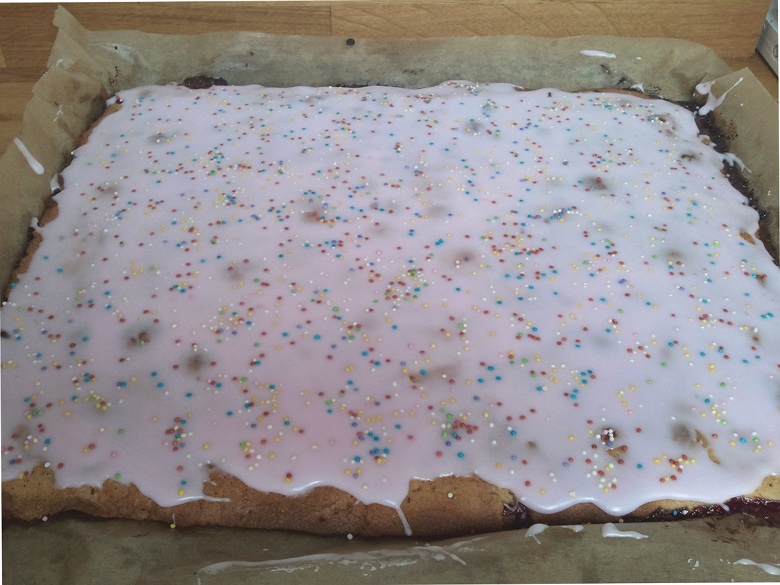 Sugarfox: Recipe for hindbær snitter (Danish raspberry bars)