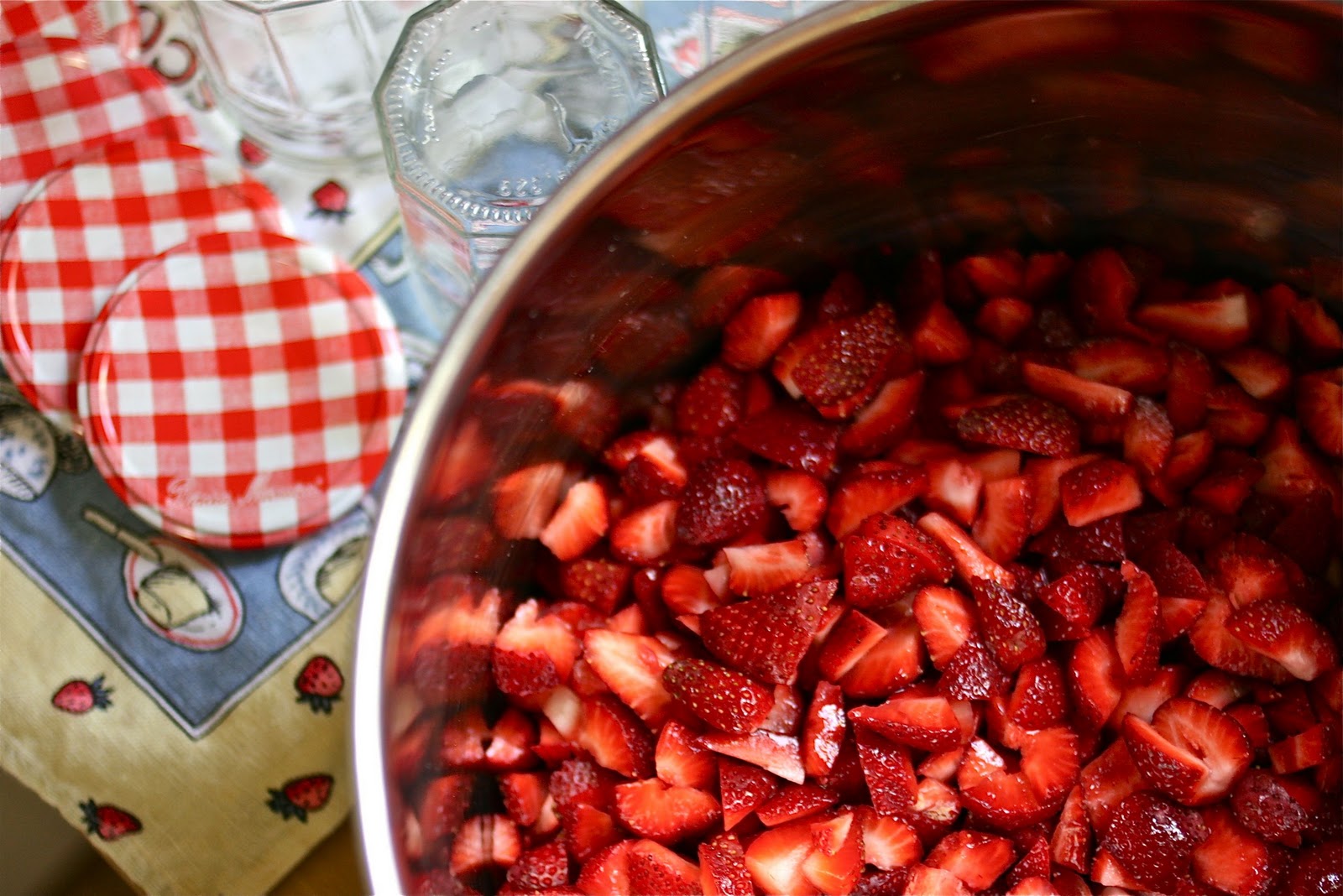 What's for dinner Mum?: Strawberry Jam