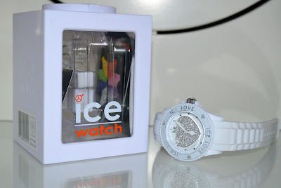 go.fashion.and.love.the.world: Weiße Ice Watch mit Swarovski Herz
