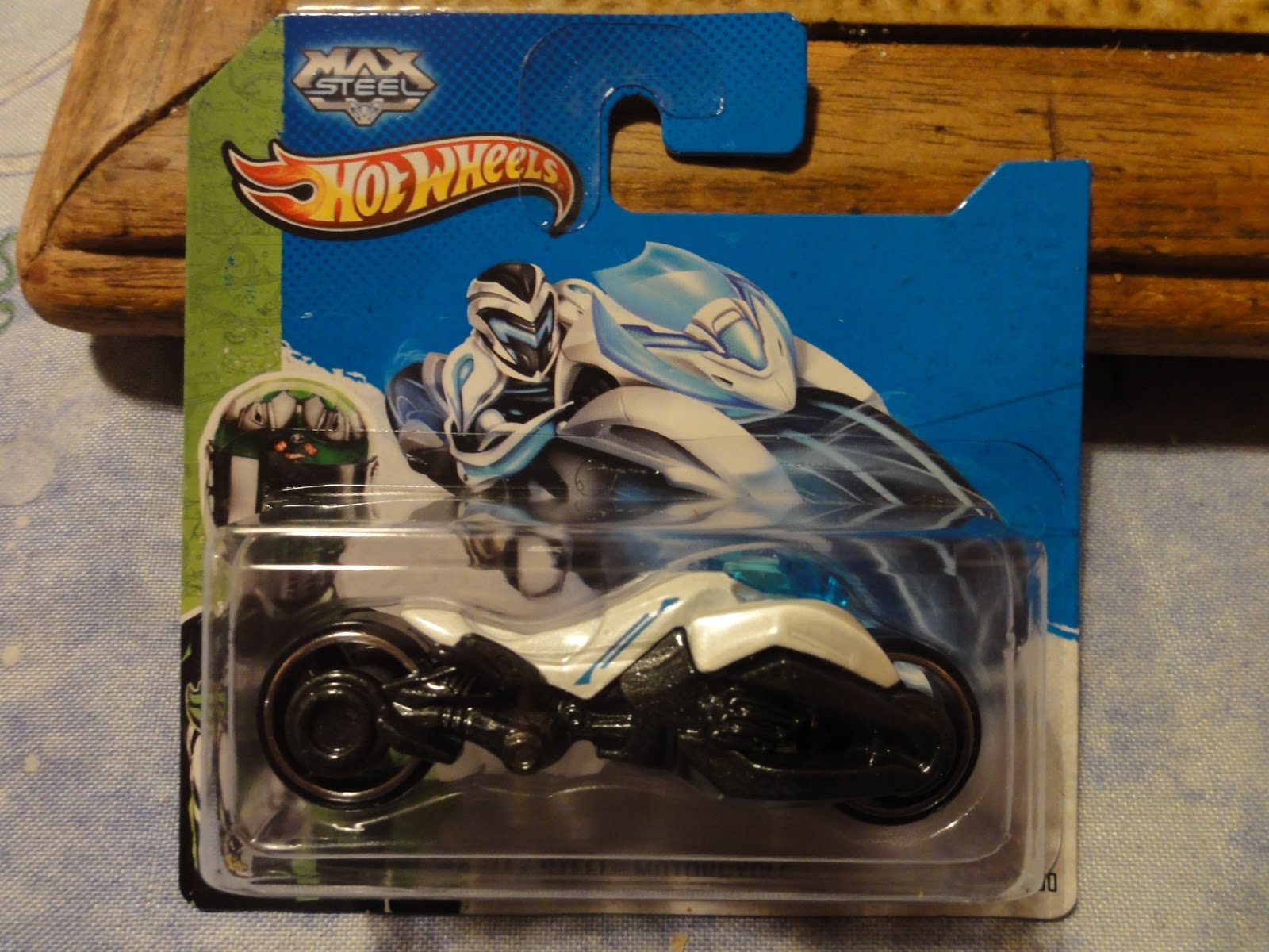 Max Steel Reboot: Max Steel Motorcycle de Hot Wheels