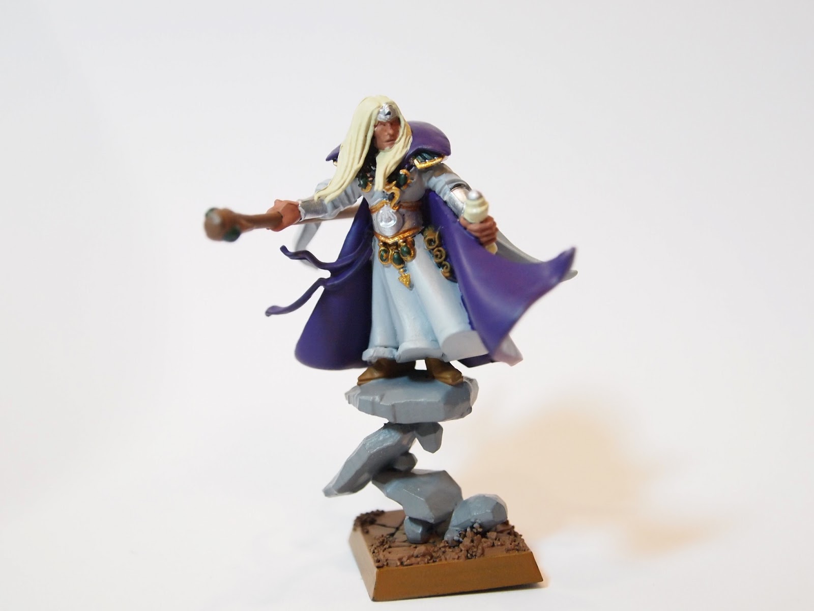 The Chattering Horde: How to Paint a High Elf Mage