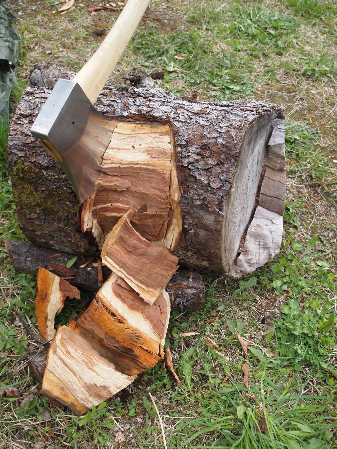 The wandering axeman: Tuatahi Work Axe Review