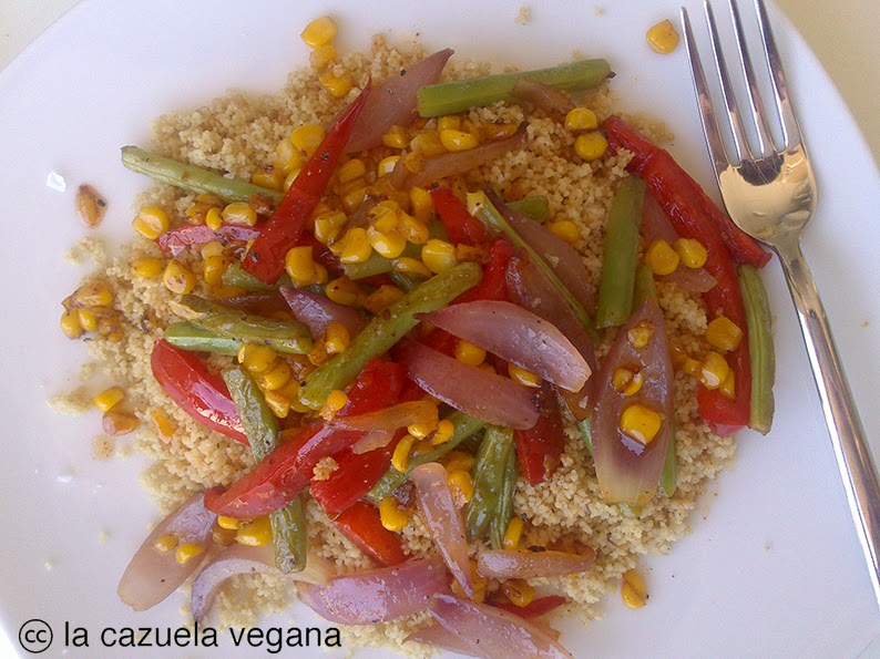 Cous cous con salteado de maíz, pimiento, cebolla y judías [Despidiendo ...