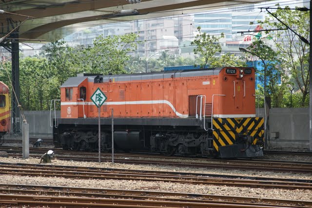 Blair's 鐵道攝影: R128柴電機車 / TRA R128 Diesel-electric Locomotive