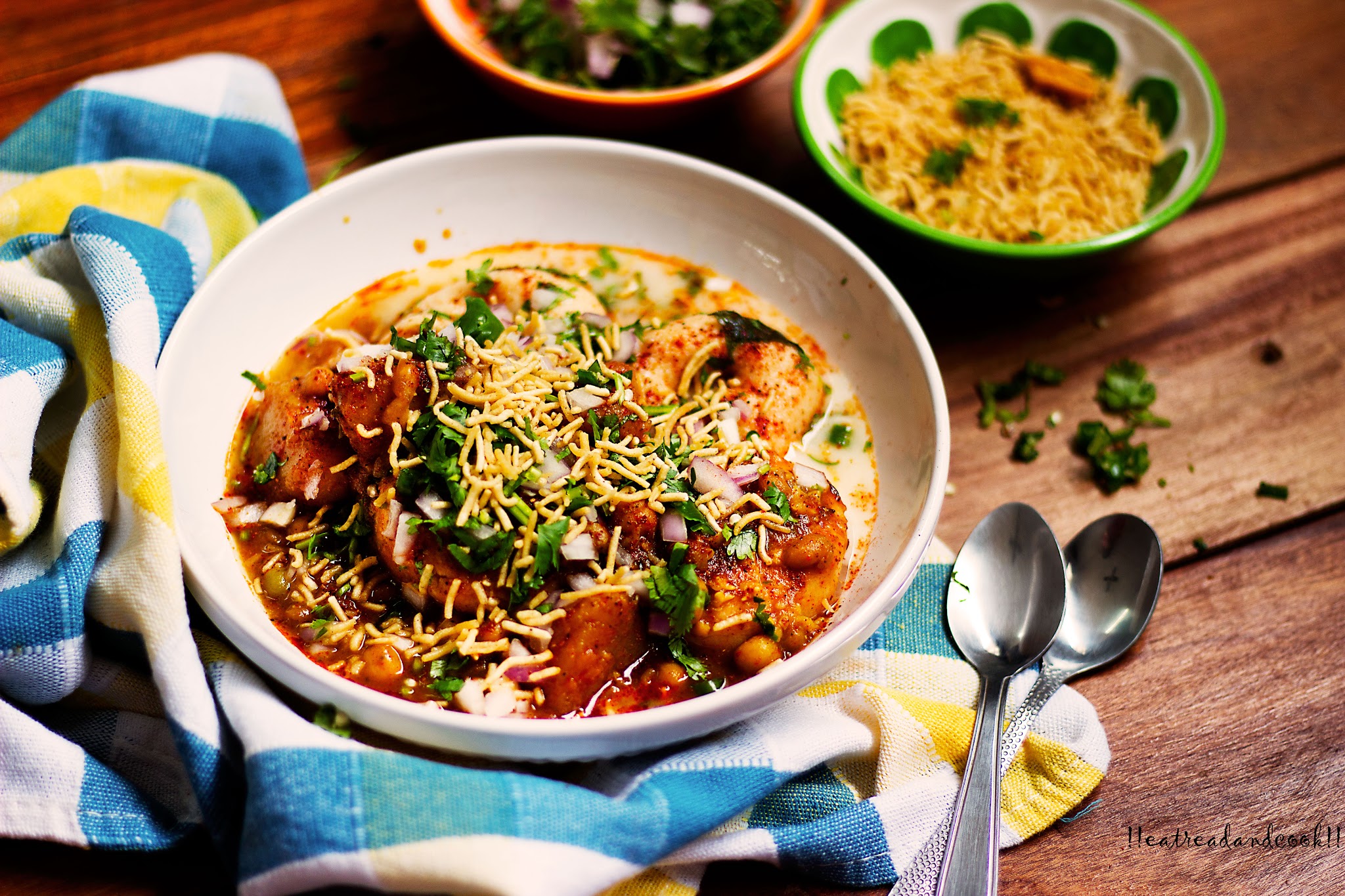 Odisha Style Aloor Dom Doi Bora / Dahi Vada with Dum Aloo