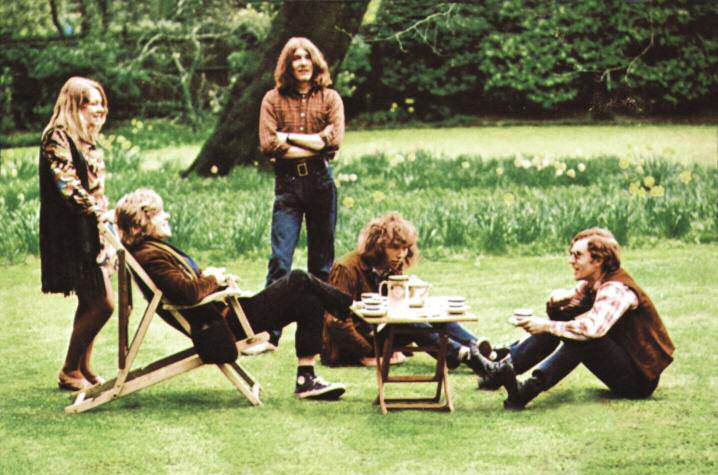 ALBUM COVERS GALORE: Fairport Convention - Unhalfbriking (1969) – Tea time.