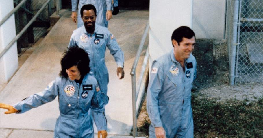 The Last Known Photo of the Space Shuttle Challenger Crew Boarding the ...
