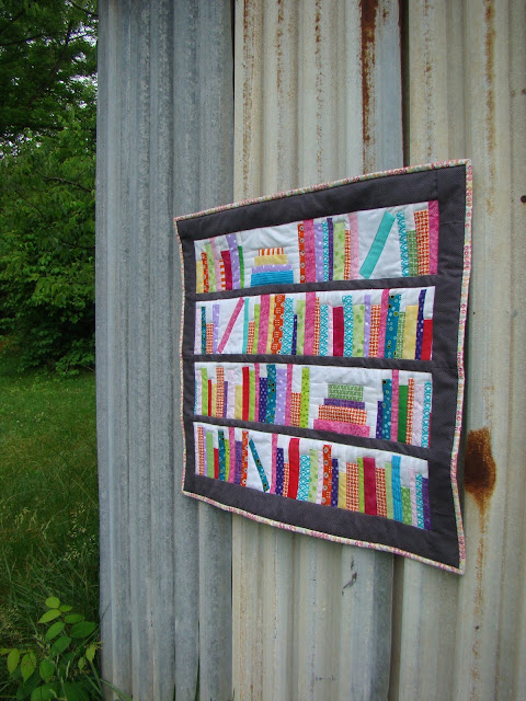 Slice of Pi Quilts: Bookends Mini Quilt