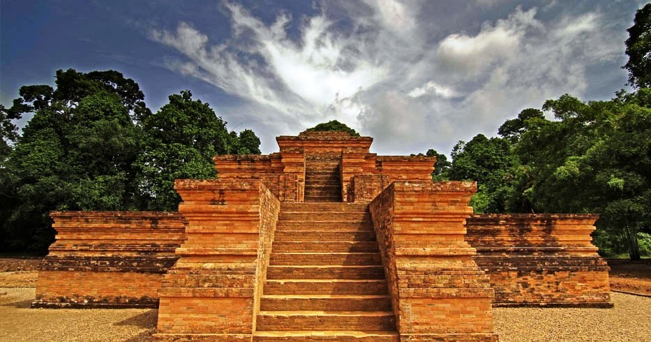 Indonesian Folklore (Folklor Indonesia): Datuk Darah Putih