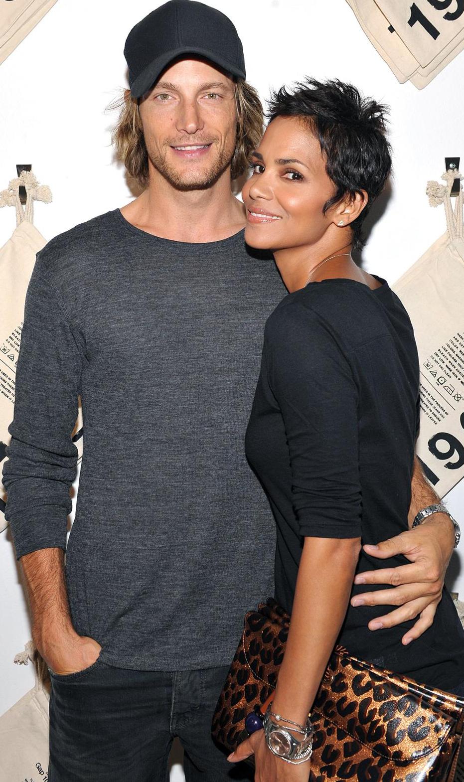 Halle Berry & Gabriel Aubry - French Fashion: Halle Berry & Gabriel Aubry