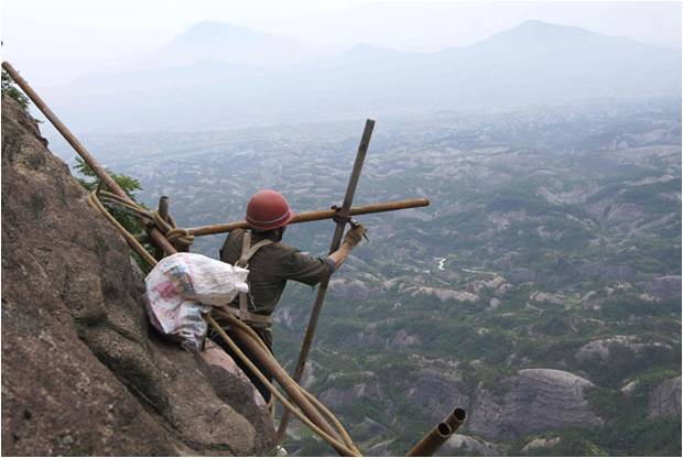 En el Tren de La Vida: Montaña Shifou (China) : Construcción de un sendero