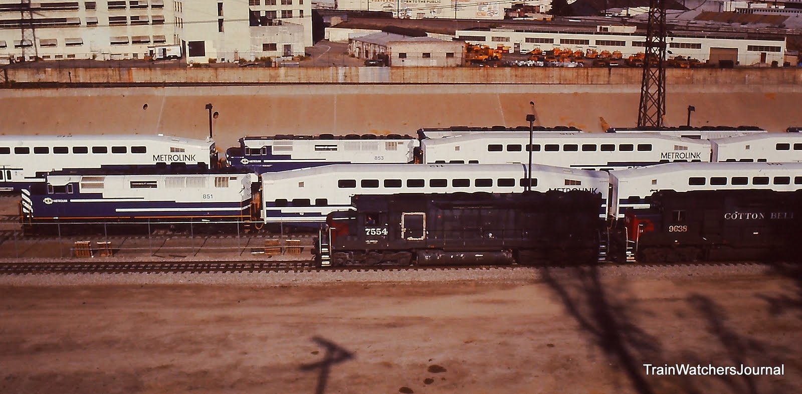 TrainWatchersJournal: Paean to Periwinkle - Metrolink 1992