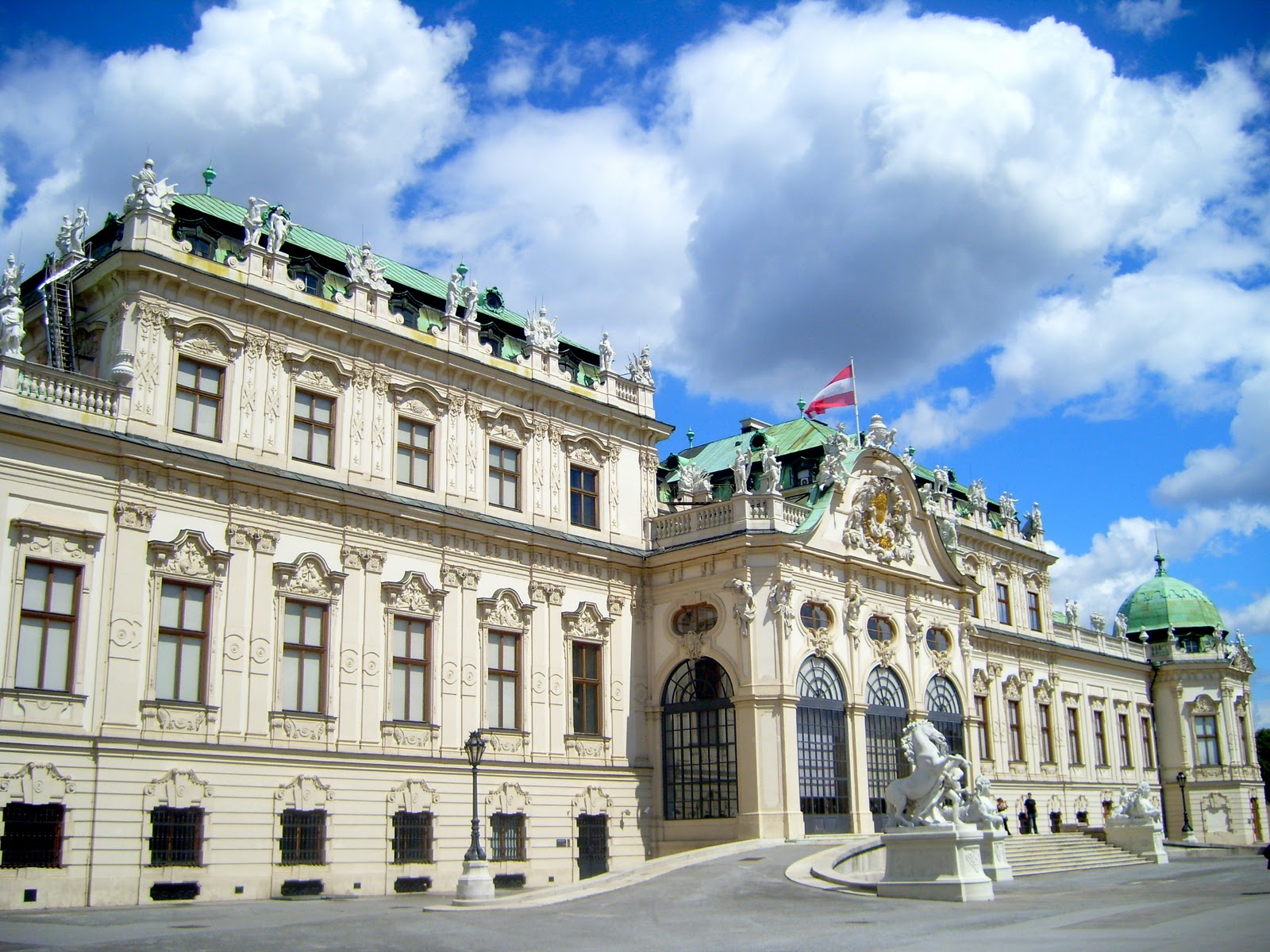 What Caiti Did : Vienna: Vivid and Vibrant