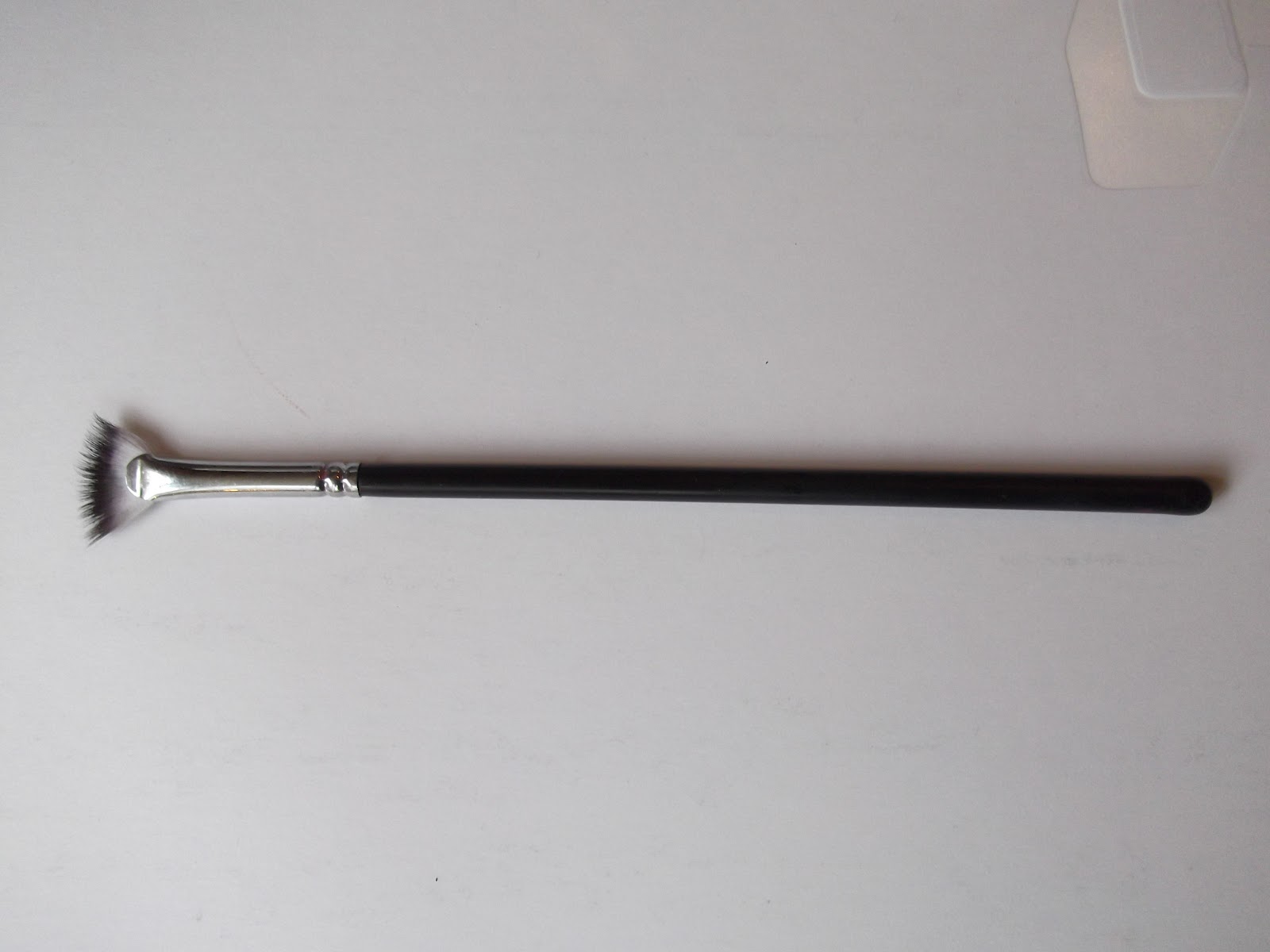 Mini Fan Brush | British Beauty Blogger