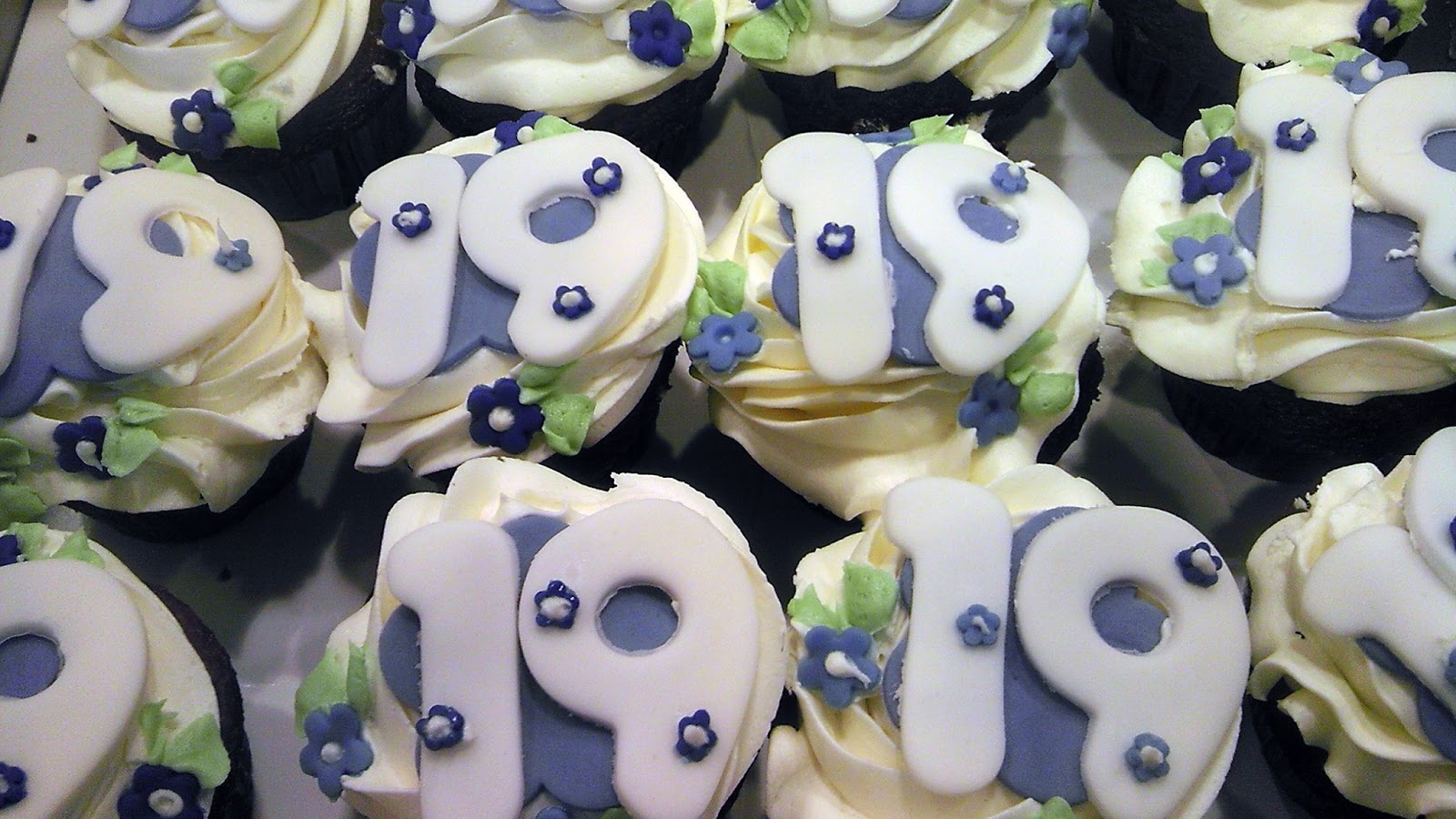 Tastefully Done: Blossom Cupcakes