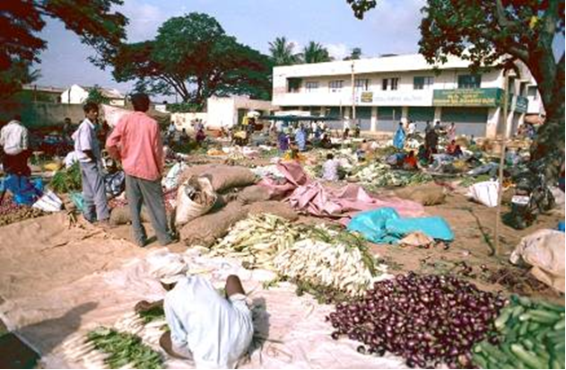 CULTURAL CARTOGRAPHIES OF MEDIA: The Transformation of Santhes in Bangalore