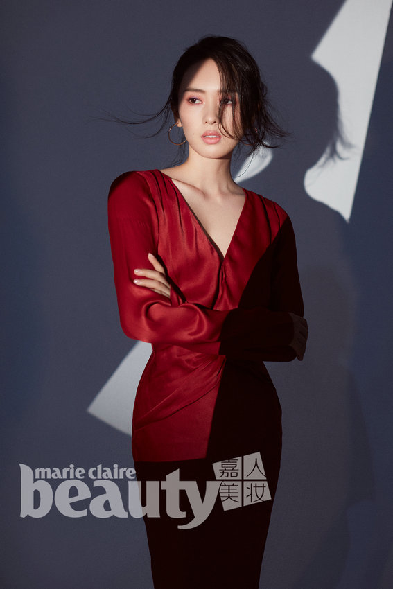 China Entertainment News: Tong Yao poses for fashion magazine